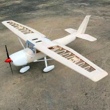 Aircraft thermal radio-controlled CESSNA 152 AEROBAT 20cc MASTER SCALE KIT